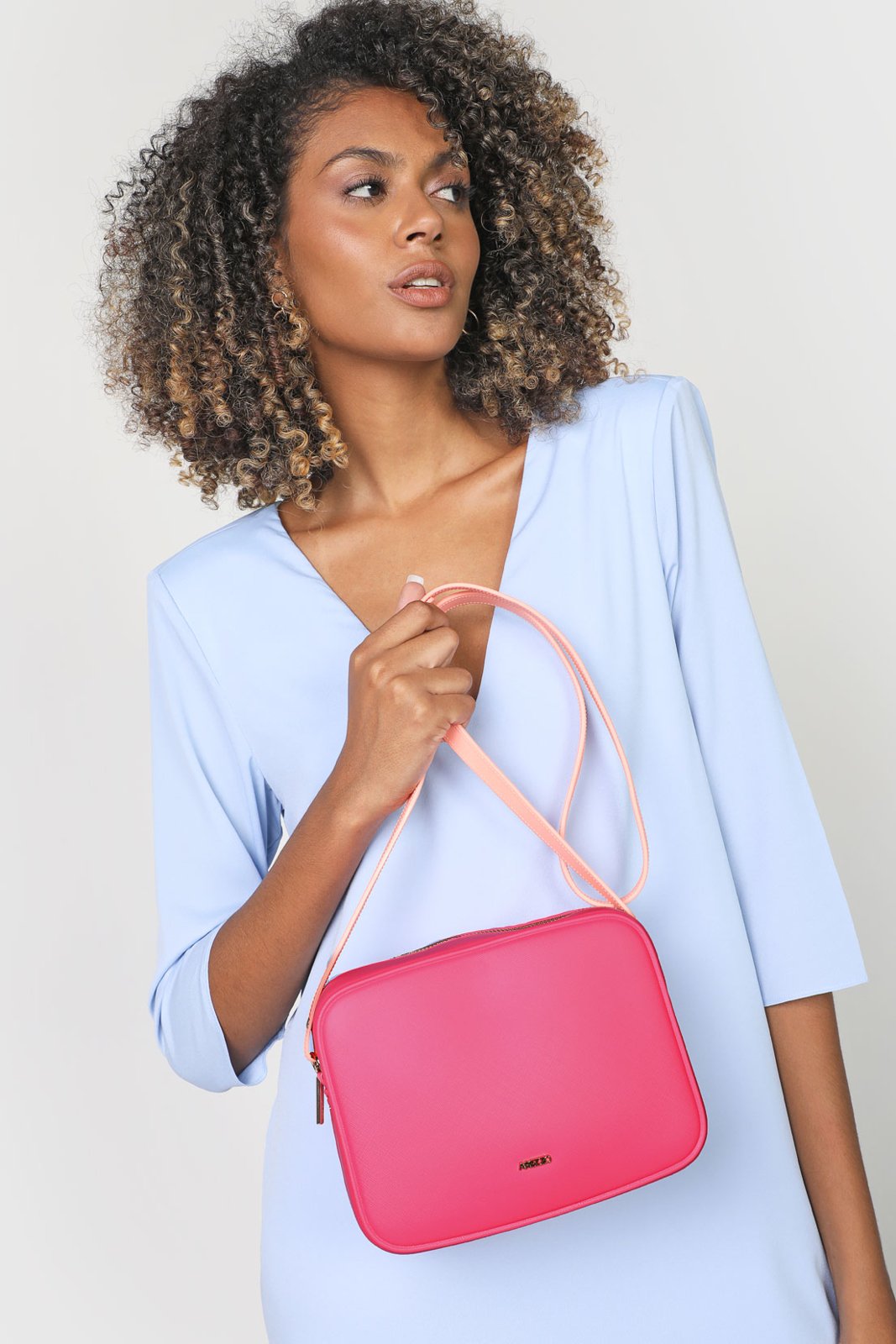 Bolsa Brizza Logo Rosa - Compre Agora | Dafiti Brasil