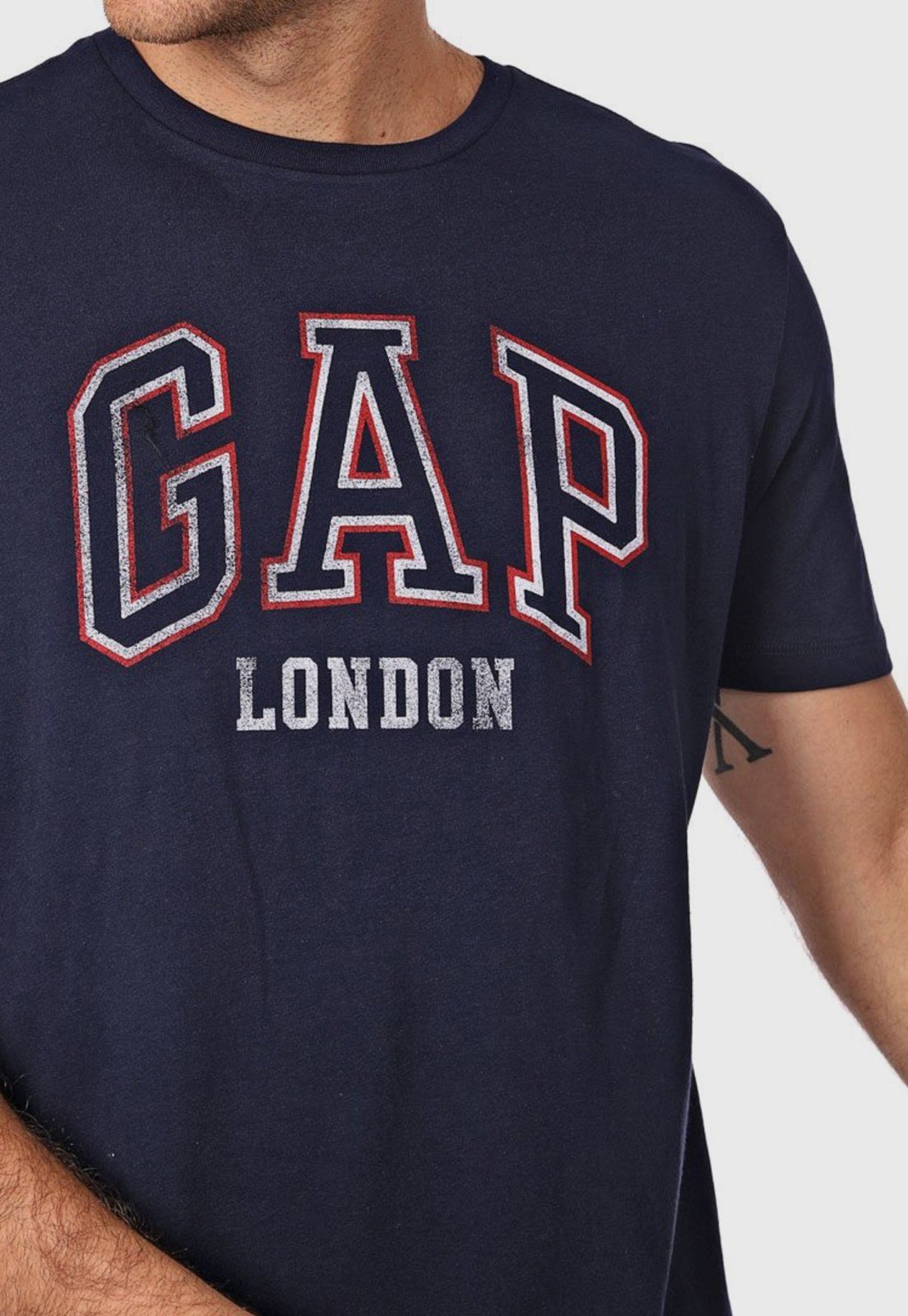 Camiseta GAP Lettering Azul-marinho - Compre Agora | Dafiti Brasil