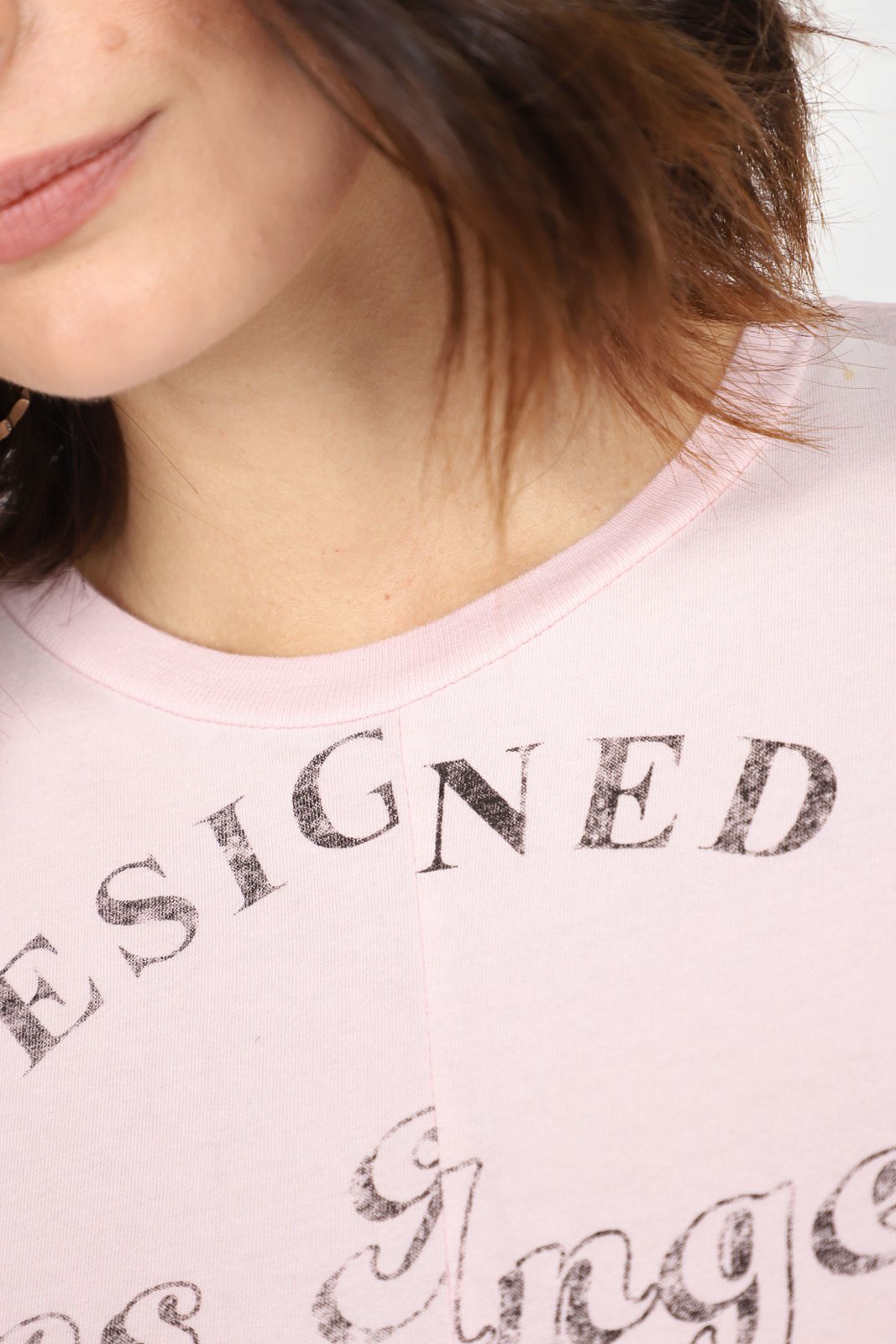 Camiseta Guess Logo Rosa - Compre Agora | Dafiti Brasil