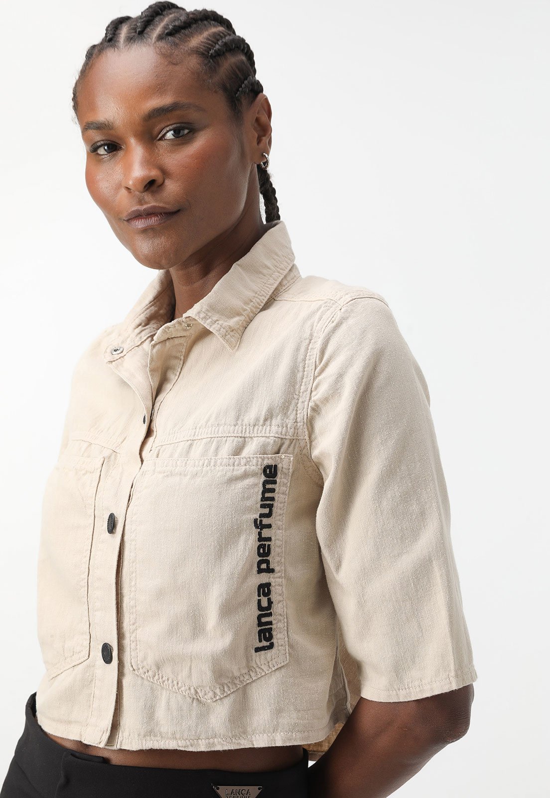 Camisa Sarja Lança Perfume Reta Cropped Bege Compre Agora Dafiti Brasil
