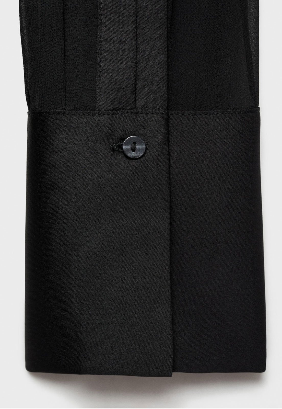 Camisa Mango Reta Recorte Preta - Compre Agora | Dafiti Brasil